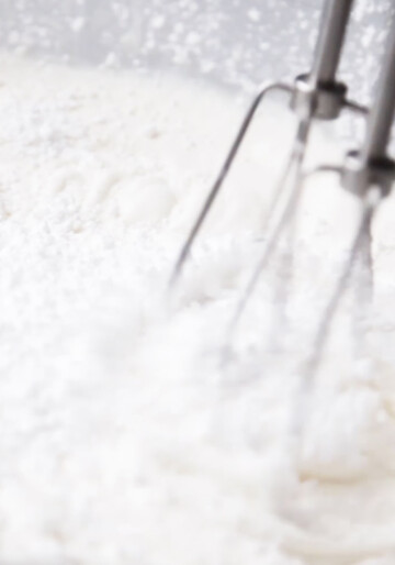 Easy & Fluffy Whipped Cream Frosting (4 Ingredients!) - A Joyfully Mad ...